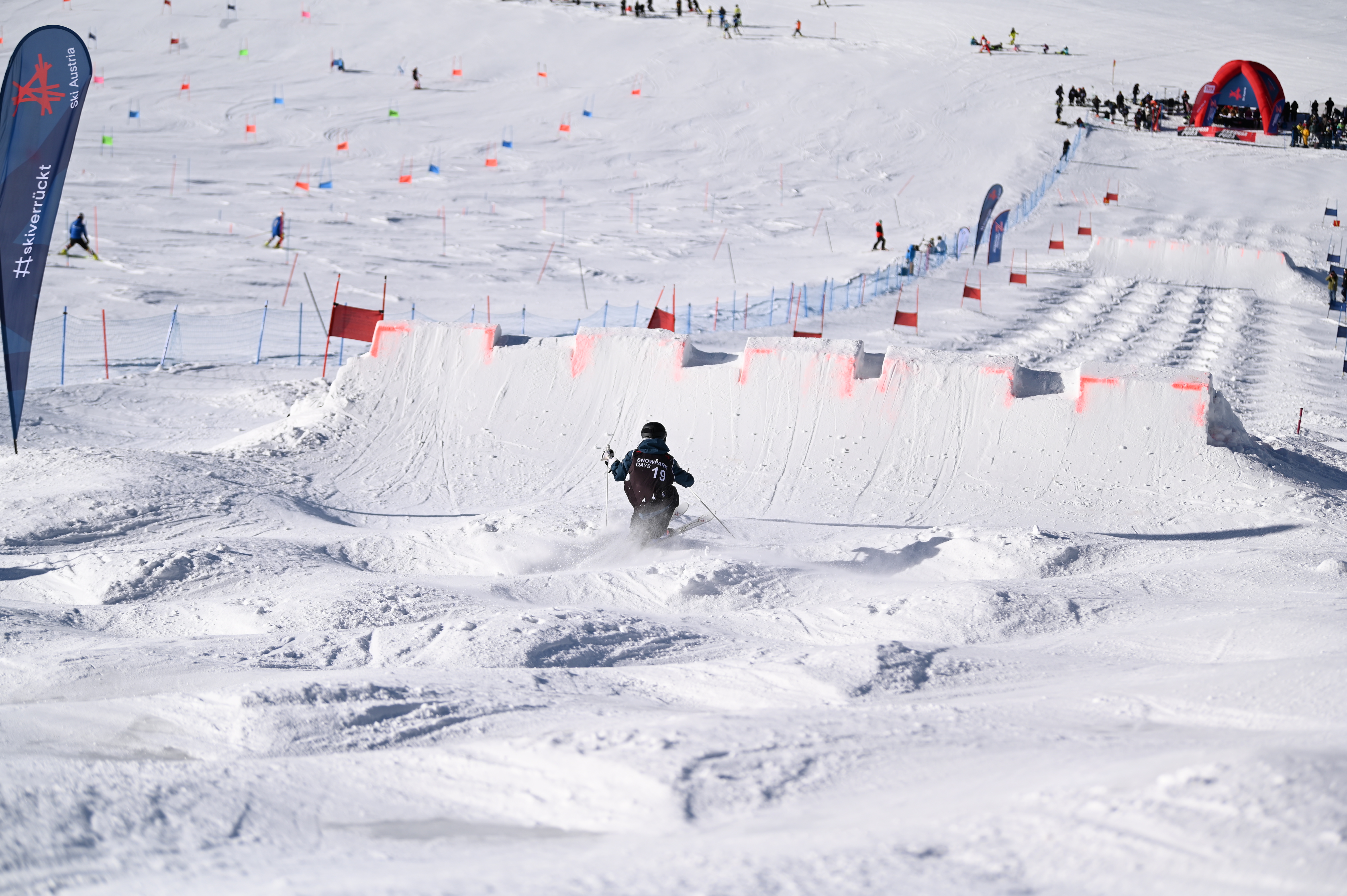 FIS | Hintertux launches the freestyle season in style with a strong FIS Open event