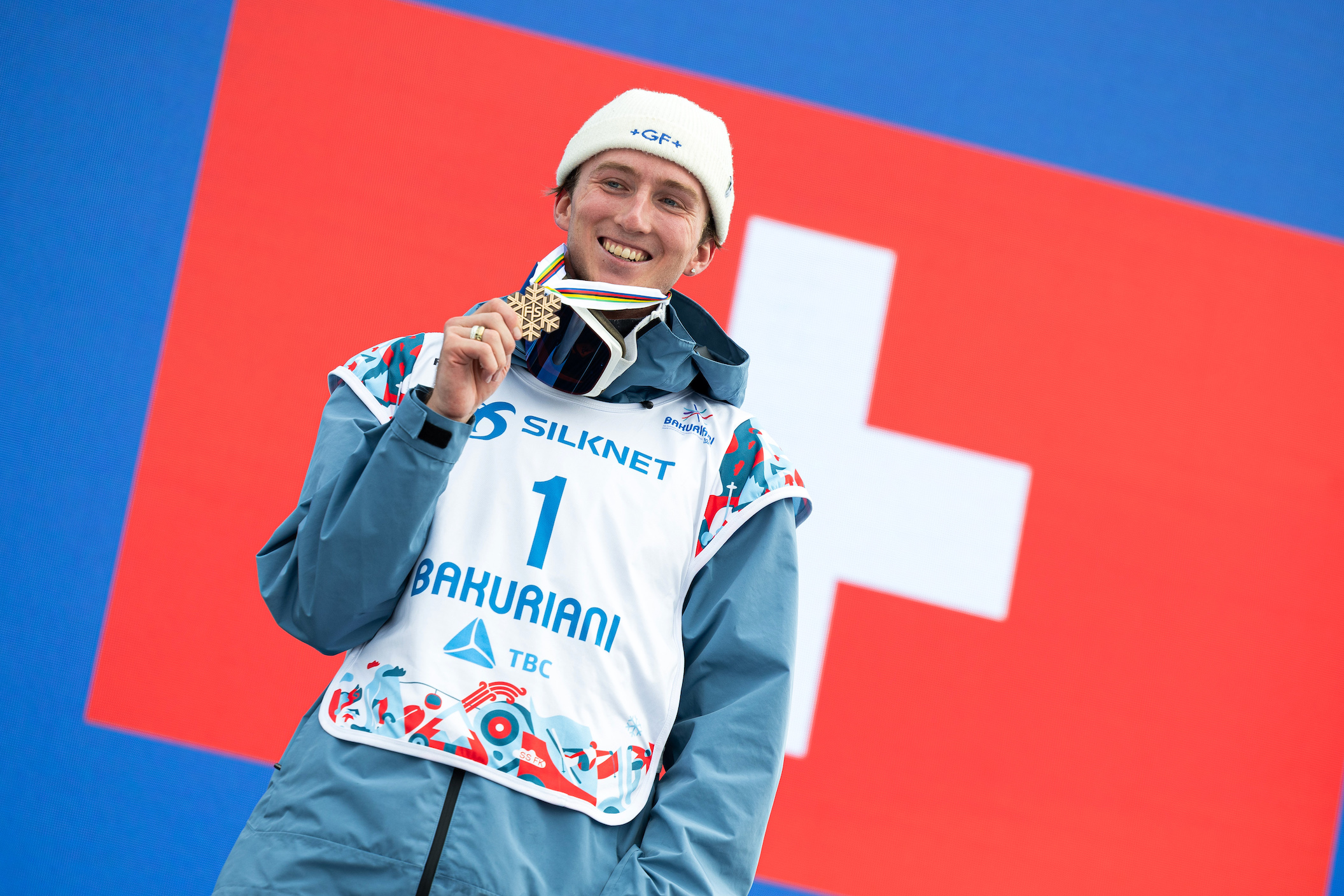 FIS | A new world record? Andri Ragettli stomps nine backflips in 30 ...