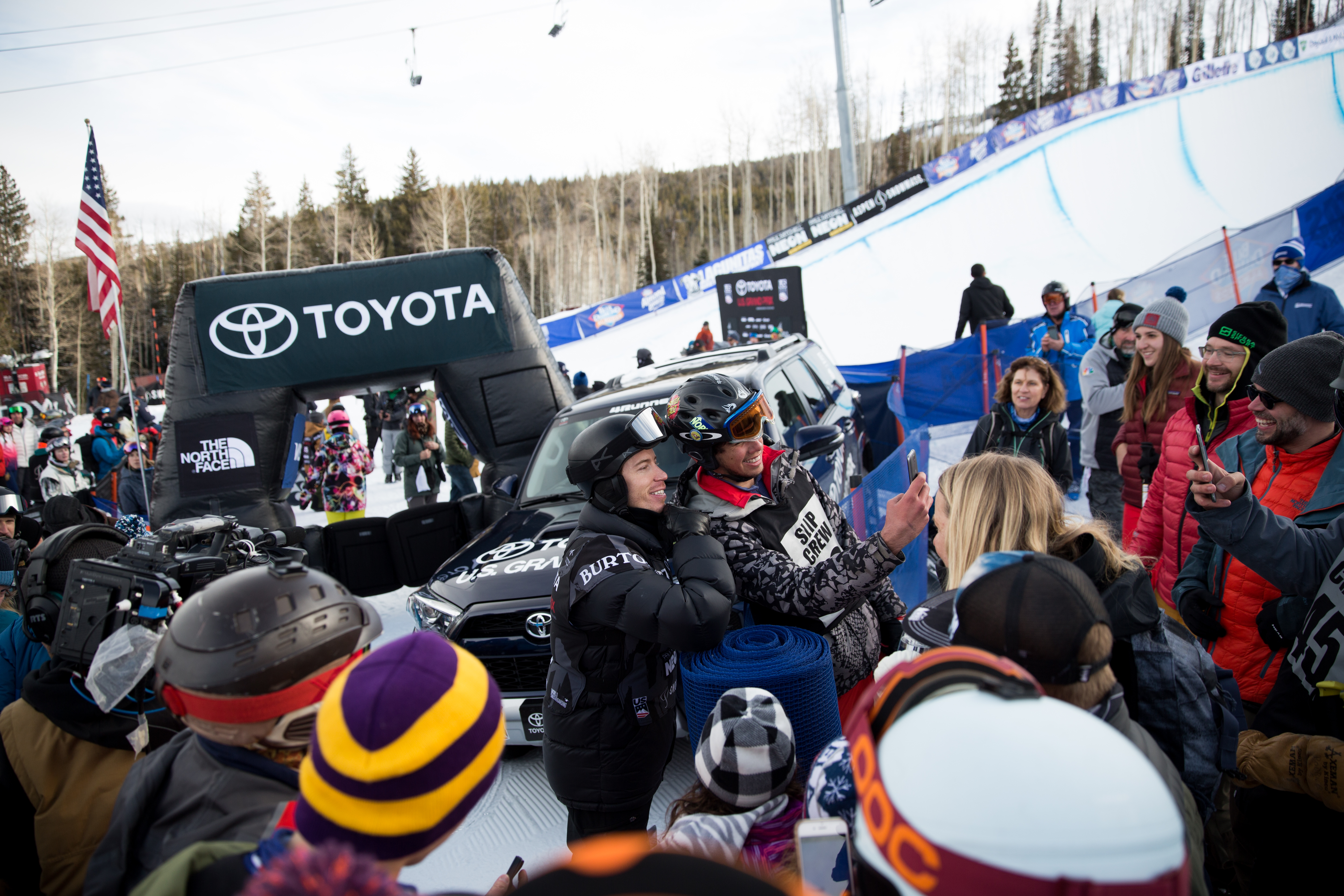 FIS | Castellet and White triumph in wild Aspen Snowmass Halfpipe World Cup